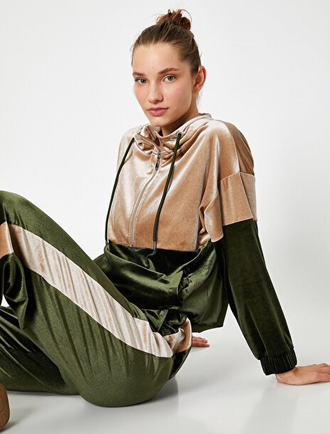 Koton Kadın Kadife Renk Bloklu Fermuarli Sweatshirt Takım Koton Kadın Kadife Renk Bloklu Fermuarli Sweatshirt Takım