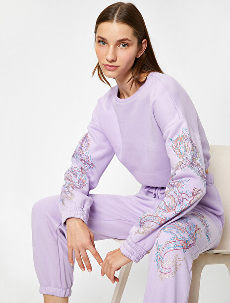 Koton Kadın İşlemeli Bisiklet Yaka Crop Sweatshirt Takım Koton Kadın İşlemeli Bisiklet Yaka Crop Sweatshirt Takım