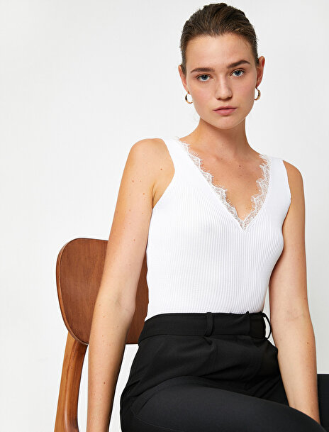 Koton Kadın Dantelli V Yaka Triko Bluz Koton Kadın Dantelli V Yaka Triko Bluz