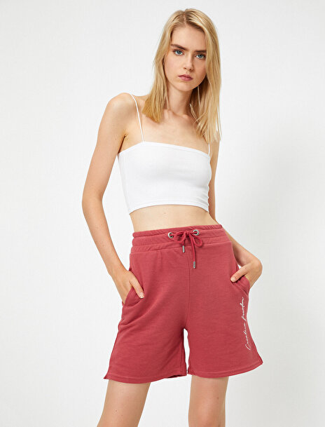 Koton Kadın Nakışlı Cepli Şort