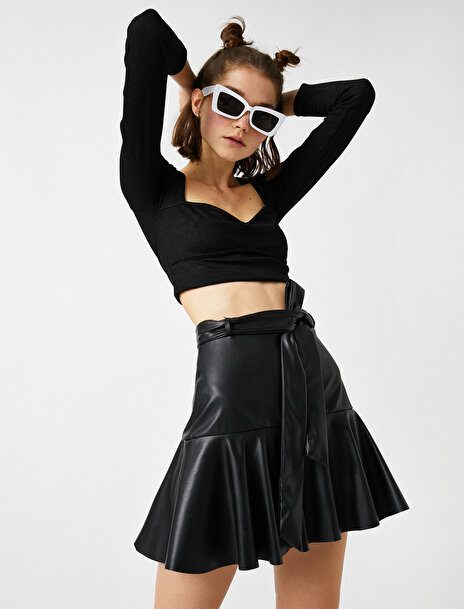 Koton Kadın Suni Deri Kemerli Mini Şort Etek Koton Kadın Suni Deri Kemerli Mini Şort Etek