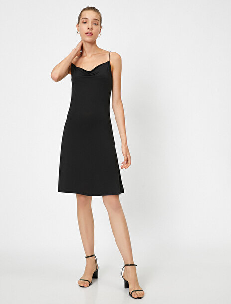 Koton Kadın İnce Askılı Degaje Yaka Mini Elbise