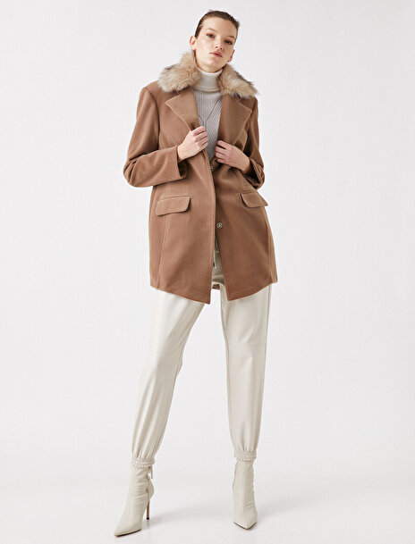 Koton Kadın Suni Kürk Detaylı Kaban Koton Kadın Suni Kürk Detaylı Kaban