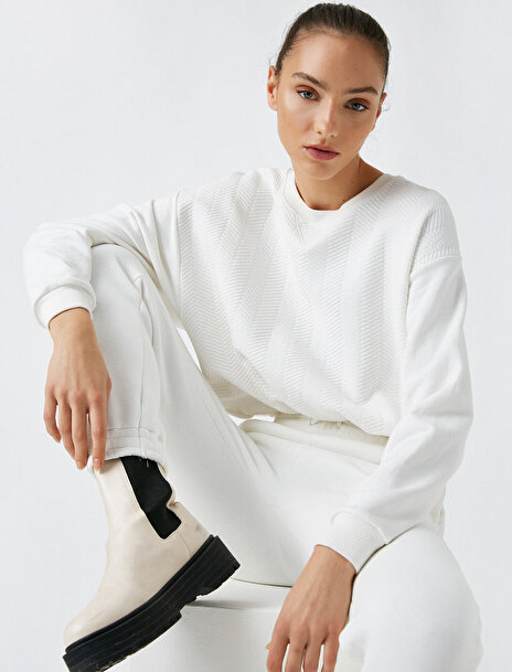 Koton Kadın Respect Life - Yaşama Saygı - Bisiklet Yaka Uzun Kollu Sweatshirt Koton Kadın Respect Life - Yaşama Saygı - Bisiklet Yaka Uzun Kollu Sweatshirt