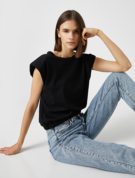 Koton Kadın Pamuklu Vatkalı Bisiklet Yaka Kolsuz Tişört