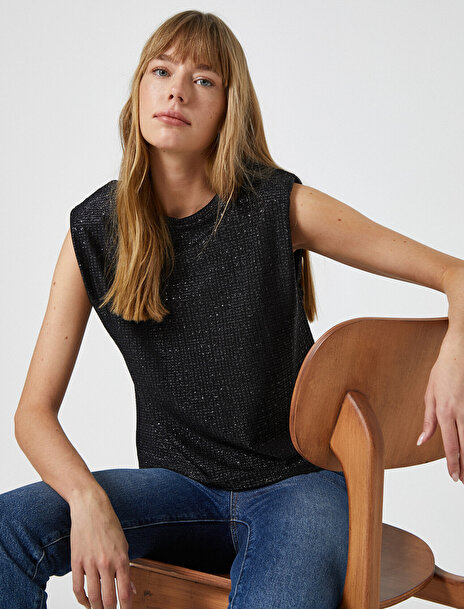 Koton Kadın Vatkalı Metalik Bisiklet Yaka Tişört