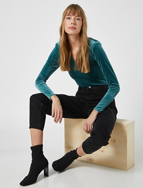 Koton Kadın Kadife V Yaka Uzun Kollu Tişört