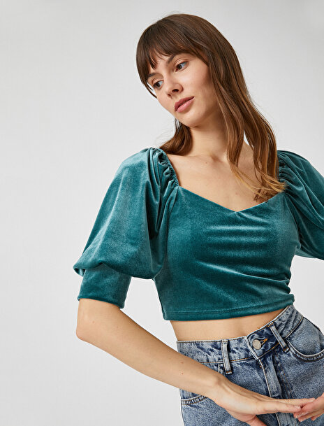 Koton Kadın Kısa Kollu Kadife Crop Tişört Koton Kadın Kısa Kollu Kadife Crop Tişört