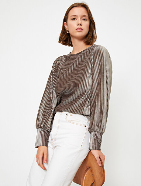 Koton Kadın Bisiklet Yaka Kadife Kumaş Pilili Tişört