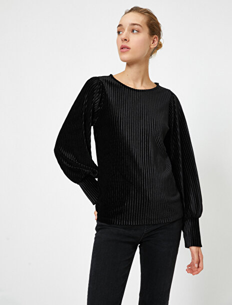 Koton Kadın Bisiklet Yaka Kadife Kumaş Pilili Tişört