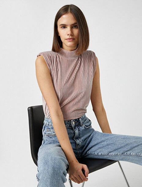 Koton Kadın Vatkalı Dik Yaka Kadife Tişört