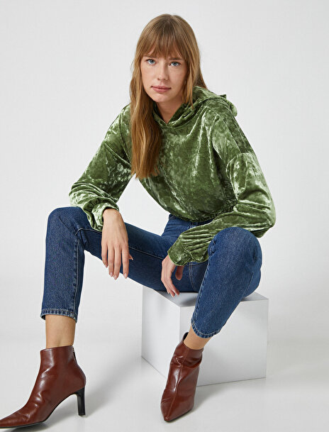 Koton Kadın Kapüşonlu Kadife Crop Sweatshirt