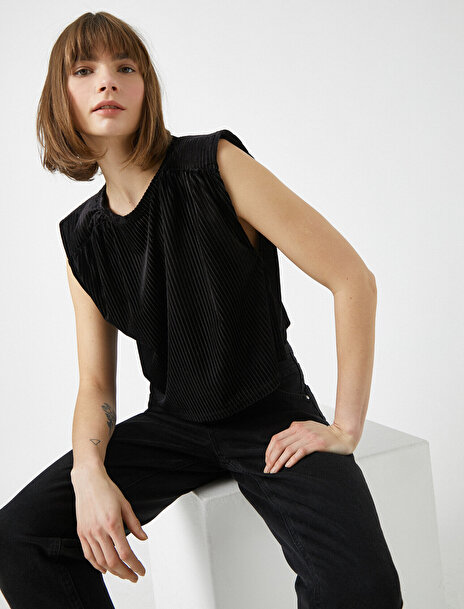 Koton Kadın Vatkalı Çizgili Kadife Kolsuz Tişört Koton Kadın Vatkalı Çizgili Kadife Kolsuz Tişört