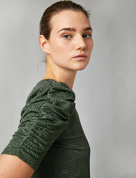 Koton Kadın Bisiklet Yaka Kısa Kollu Omuz Detaylı Bluz