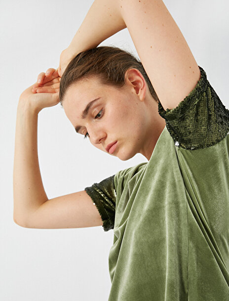 Koton Kadın Kısa Kollu Kadife Pullu Tişört