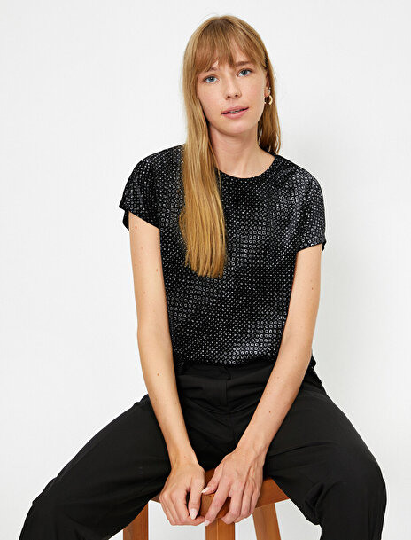 Koton Kadın Kısa Kollu Bisiklet Yaka Payetli Bluz