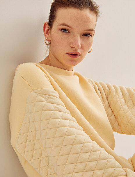 Koton Kadın Pamuklu Kapitoneli Bisiklet Yaka Oversize Sweatshirt Koton Kadın Pamuklu Kapitoneli Bisiklet Yaka Oversize Sweatshirt