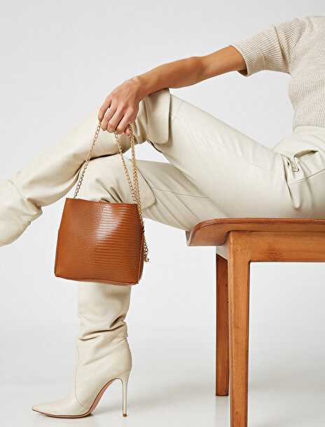 Koton Kadın Deri Görünümlü Zincir Askılı Çanta Koton Kadın Deri Görünümlü Zincir Askılı Çanta