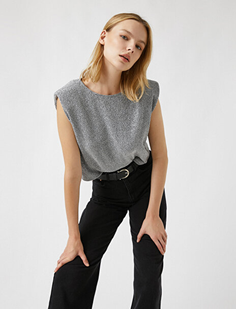 Koton Kadın Vatkalı Kayık Yaka Kolsuz Bluz