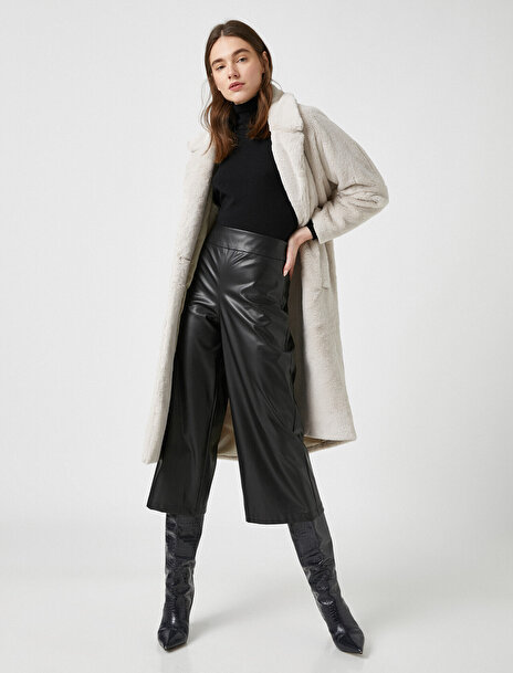 Koton Kadın Suni Deri Görünümlü Crop Pantolon Koton Kadın Suni Deri Görünümlü Crop Pantolon