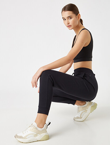 Koton Kadın Respect Life - Yaşama Saygı - Ebru Şallı Loves Koton Cepli Jogger Eşofman Altı Koton Kadın Respect Life - Yaşama Saygı - Ebru Şallı Loves Koton Cepli Jogger Eşofman Altı