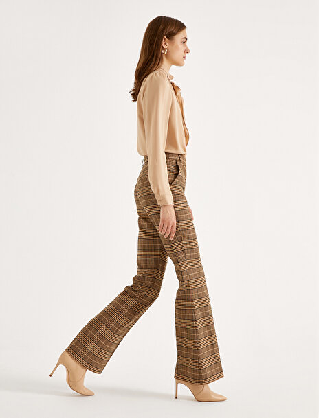 Koton Kadın Pamuklu Ekose Geniş Paça Pantolon Koton Kadın Pamuklu Ekose Geniş Paça Pantolon