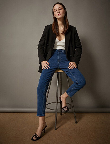 Koton Kadın Mom Jean - Normal Bel Dar Kesim Dar Paça Pantolon