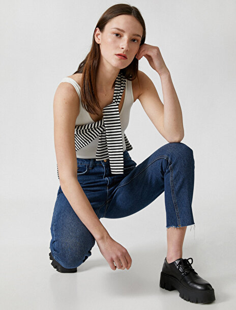 Koton Kadın Mom Jean %100 Pamuk Yüksek Bel Rahat Kesim Dar Paça Pantolon