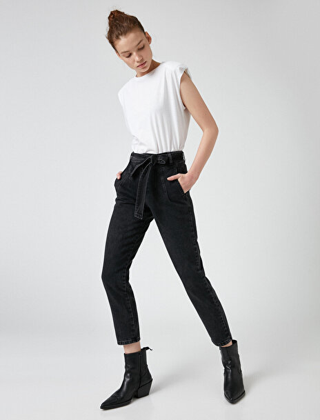 Koton Kadın Mom Jean - Normal Bel Dar Kesim Dar Paça Pantolon