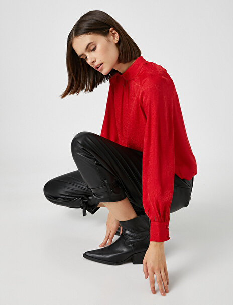 Koton Kadın Dik Yaka Uzun Kollu Hayvan Desenli Bluz