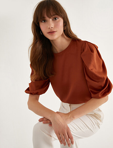 Koton Kadın Bisiklet Yaka Büzgülü Kısa Kollu Bluz