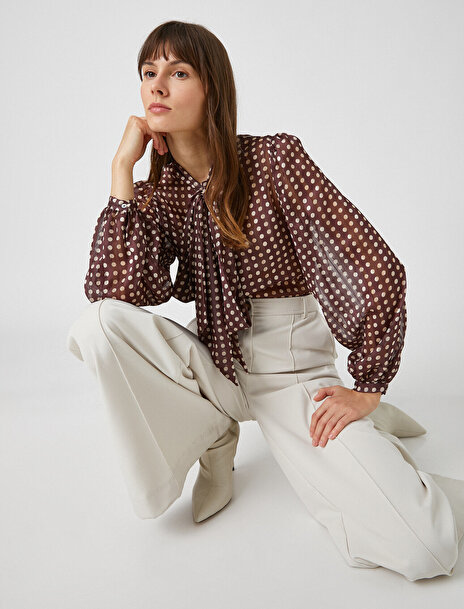 Koton Kadın Fular Yaka Puantiyeli Şifon Gömlek