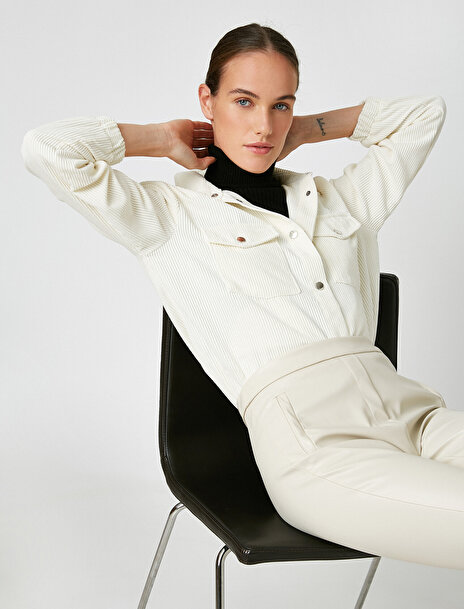 Koton Kadın Oversize Düğme Detaylı Cepli Gömlek Koton Kadın Oversize Düğme Detaylı Cepli Gömlek