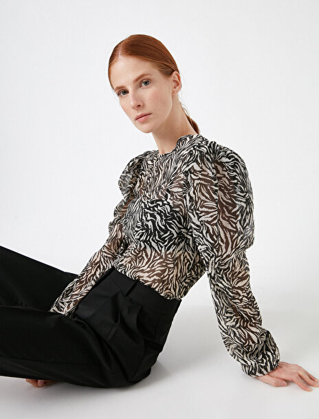 Koton Kadın Uzun Kollu Vatkalı Hayvan Desenli Bluz