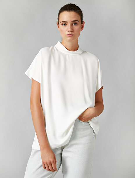 Koton Kadın Mandarin Yaka Kısa Kollu Saten Bluz Koton Kadın Mandarin Yaka Kısa Kollu Saten Bluz