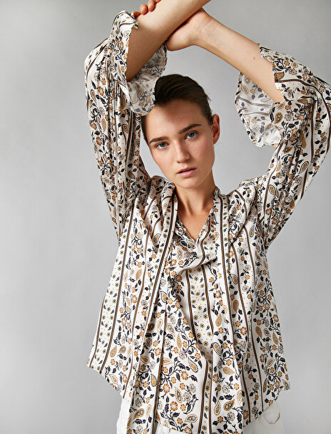 Koton Kadın Fular Yaka Uzun Kollu Şal Desenli Saten Bluz Koton Kadın Fular Yaka Uzun Kollu Şal Desenli Saten Bluz
