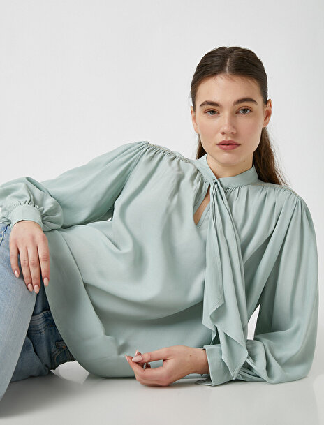 Koton Kadın Uzun Kollu Fular Yaka Bluz