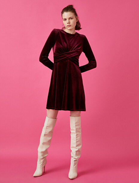 Koton Kadın Bisiklet Yaka Kadife Uzun Kollu Kısa Elbise Koton Kadın Bisiklet Yaka Kadife Uzun Kollu Kısa Elbise