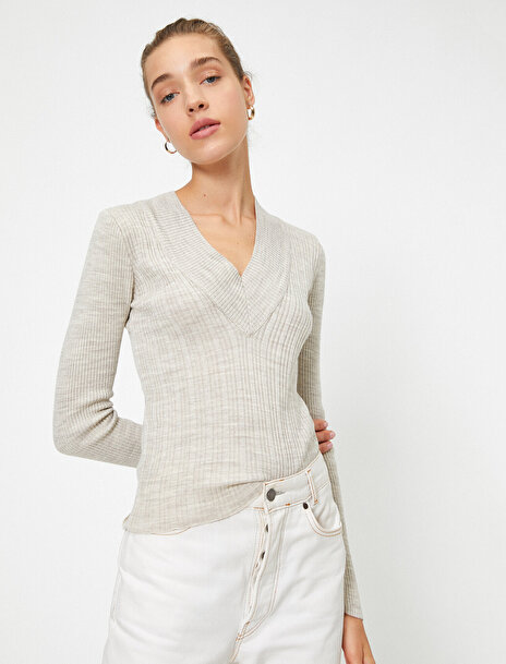 Koton Kadın V Yaka Uzun Kollu Dar Kesim Triko Kazak