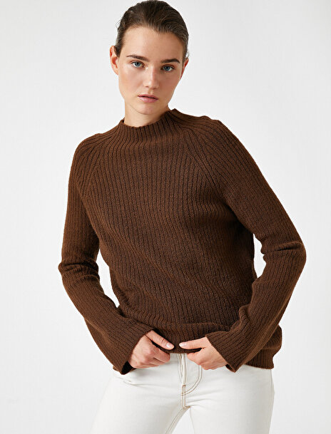 Koton Kadın Uzun Kollu Balıkçı Yaka Oversize Triko Kazak