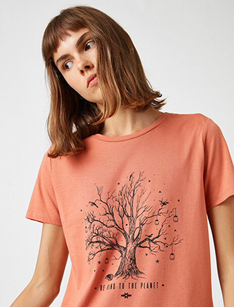 Koton Kadın %100 Organik Pamuk Bisiklet Yaka Baskili Tisört