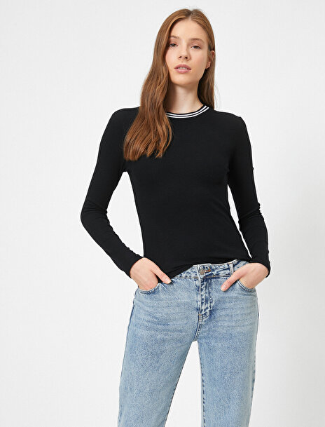 Koton Kadın Yakası Çizgi Detaylı Uzun Kollu Basic Tişört