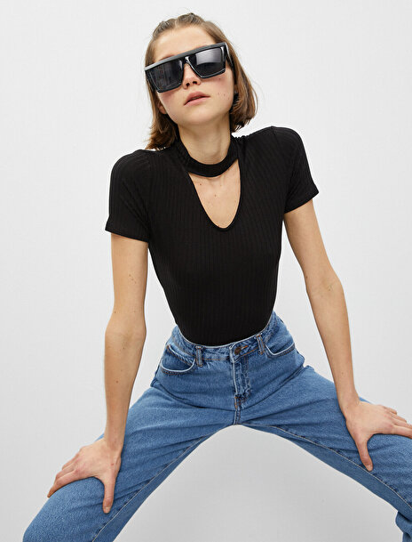 Koton Kadın Kısa Kollu Boyun Detaylı Tişört Koton Kadın Kısa Kollu Boyun Detaylı Tişört