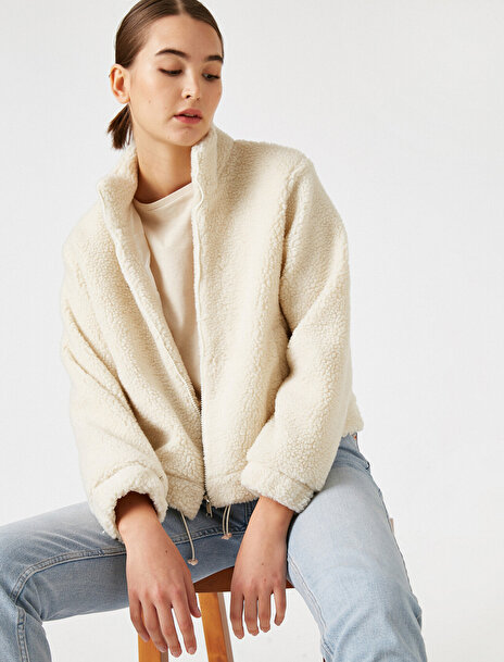 Koton Kadın Dik Yaka Suni Yün Görünümlü Mont