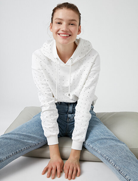 Koton Ole Genç Kız Kapüşonlu İşlemeli Crop Sweatshirt Koton Ole Genç Kız Kapüşonlu İşlemeli Crop Sweatshirt