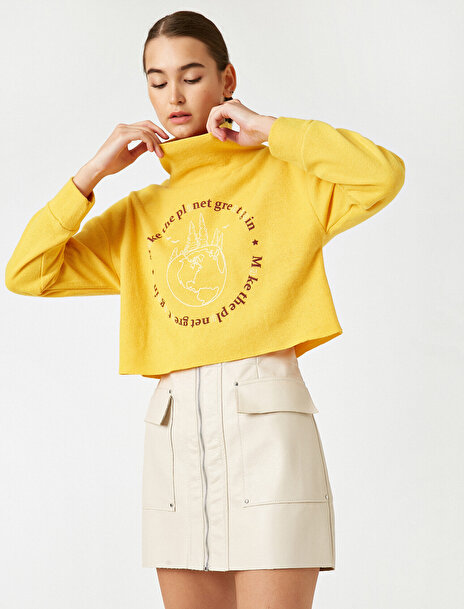 Koton Kadın Pamuklu Sal Yaka Yazili Baskili Crop Sweatshirt