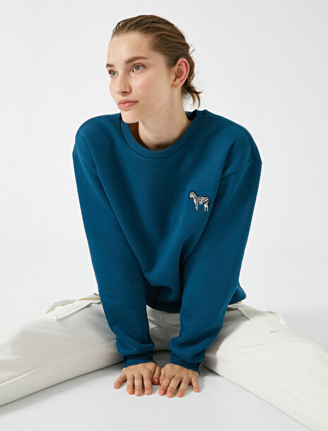Koton Kadın Bisiklet Yaka Uzun Kollu Zebra Detaylı Sweatshirt