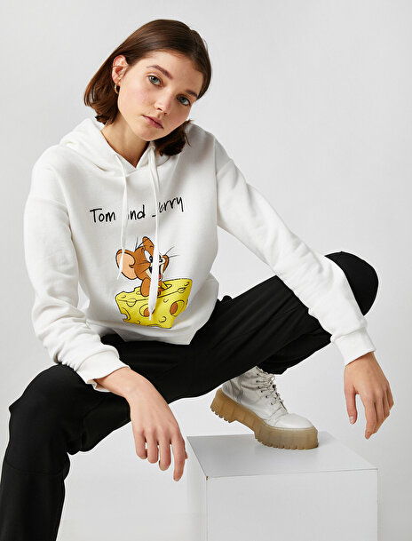 Koton Kadın Pamuklu Warner Bros Lisanslı Kapüşonlu Sweatshirt Koton Kadın Pamuklu Warner Bros Lisanslı Kapüşonlu Sweatshirt