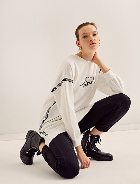 Koton Ole Genç Kız Balıkçı Yaka Yazılı Baskılı Sweatshirt