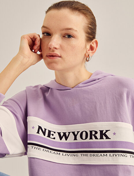 Koton Ole Genç Kız Pamuklu Kapüşonlu Yazılı Baskılı Renk Bloklu Sweatshirt Koton Ole Genç Kız Pamuklu Kapüşonlu Yazılı Baskılı Renk Bloklu Sweatshirt